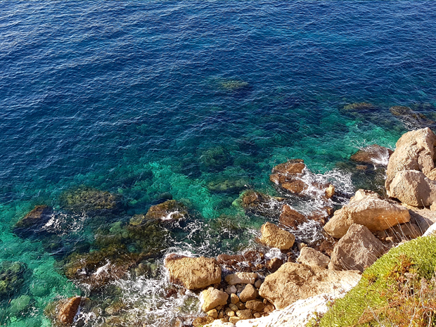 Aussichtspunkt „Badia Blava“ mit Zugang zum Meer – Mirador de Badia ...